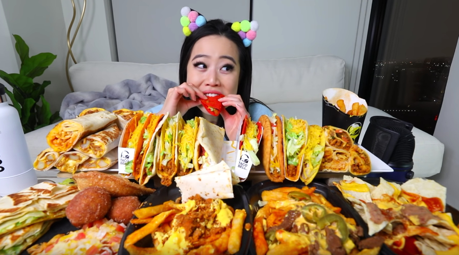 Il fenomeno dei video Mukbang, l'ultima frontiera dell'intrattenimento ...
