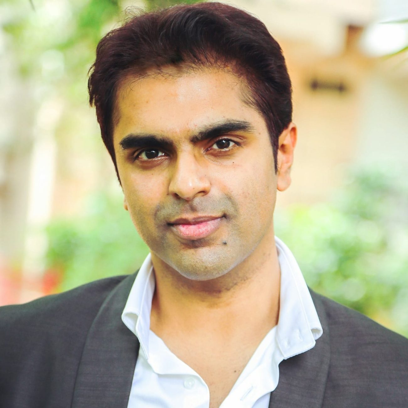 Vishnu Menon e quel raffinato suono proveniente dagli anni Ottanta - Bad Literature Inc